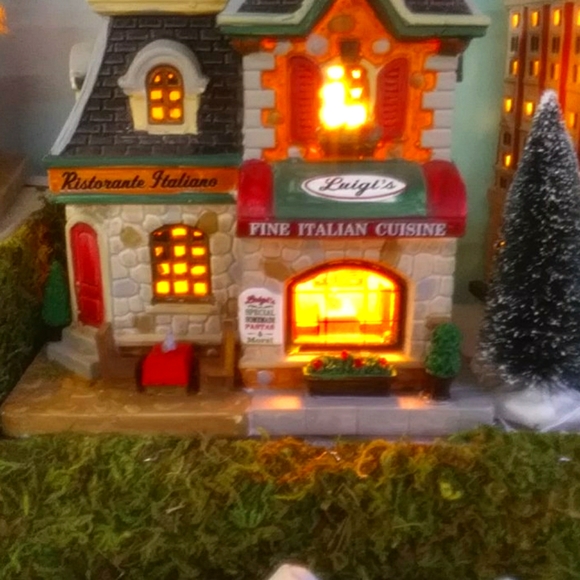 Lemax | Holiday | Lemax Find Italian Cuisine Restaurant | Poshmark